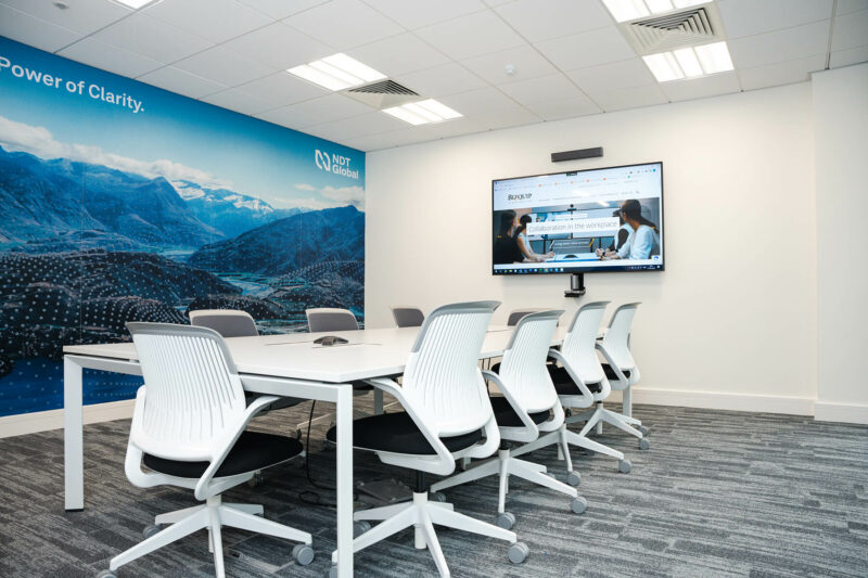 Implementing a hybrid workplace solution for a global player